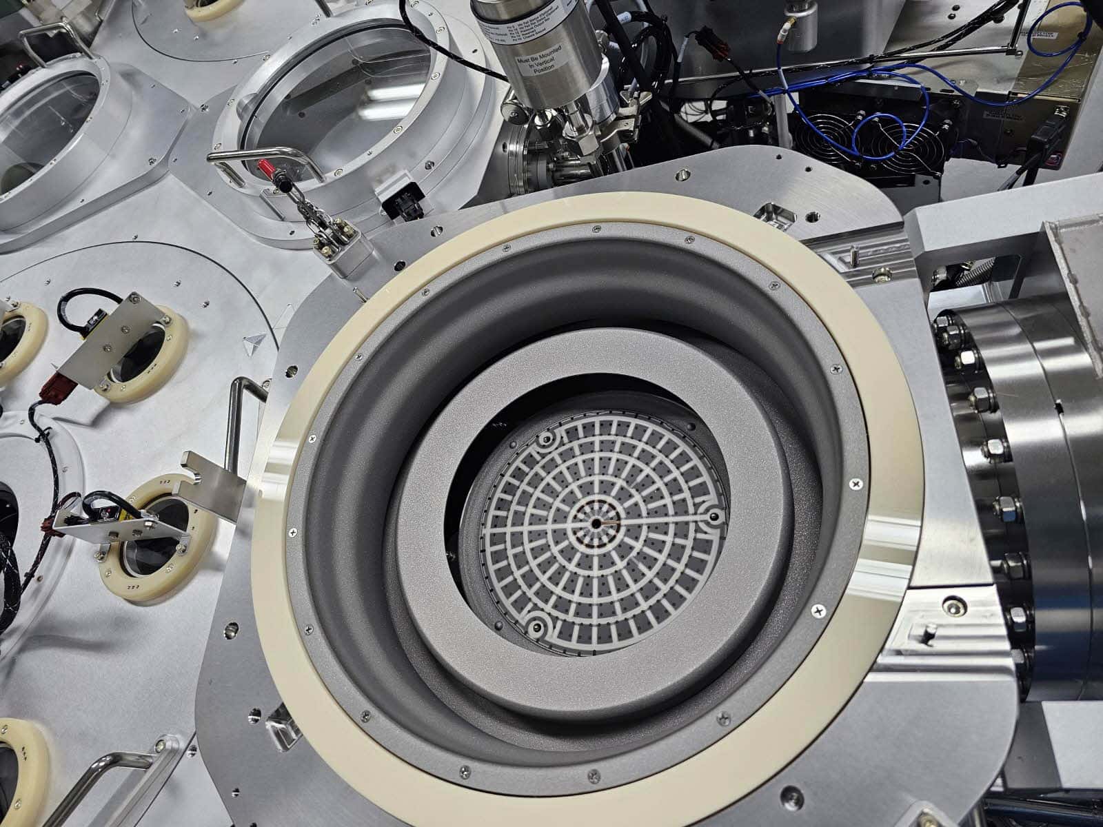 半导体应用中物理气相沉积 (PVD) 的加热解决方案_深圳市圣柏林橡塑电子有限公司